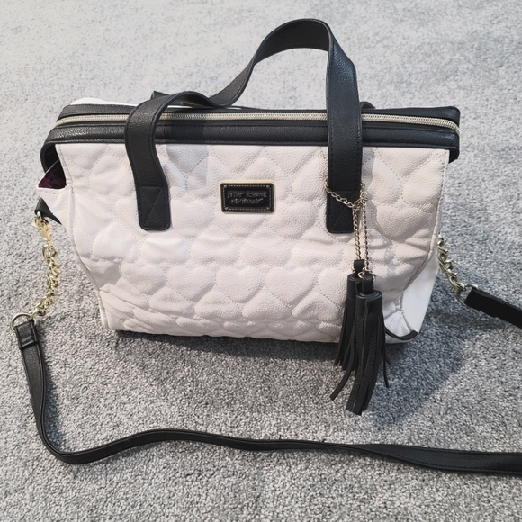 Betsey Johnson | Bags | Betsey Johnson Quilted Heart Purse | Poshmark